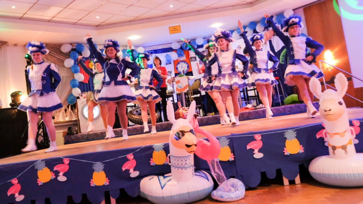 In Bildern: Karnevalsparty 2024 der Blau-Weißen Garde in Wallenhorst-Rulle