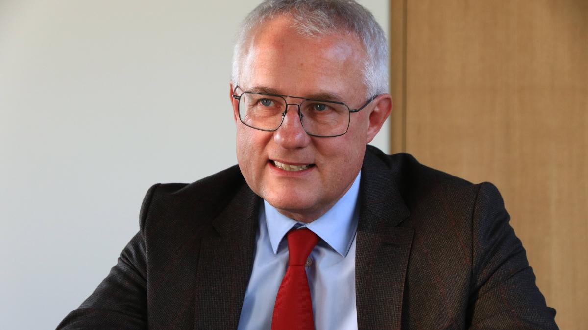 Neue Rechte: Ex-CDU-Politiker finanziert Identitäre Bewegung | SHZ