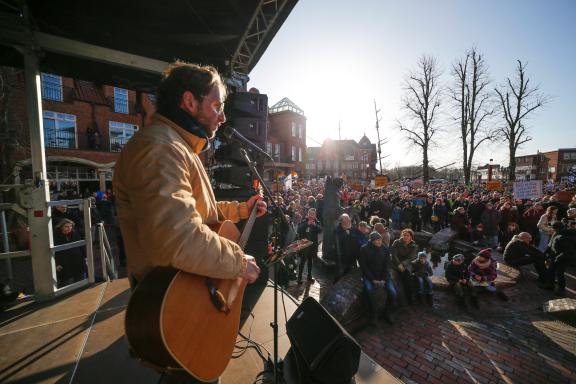 Die schönsten Bilder von der Demo gegen rechts in Papenburg