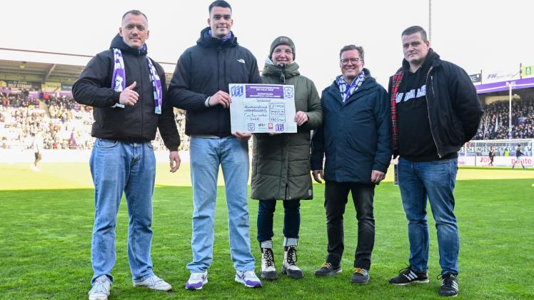 VfL Osnabrück: Rekord bei Weihnachtsspendenaktion der Violet Crew