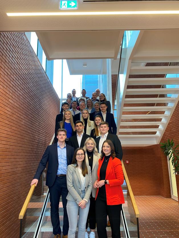 Zwölf neue Bankkaufleute für das Emsland