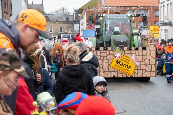 Karneval in Marne: Die besten Bilder der Narren und Jecken