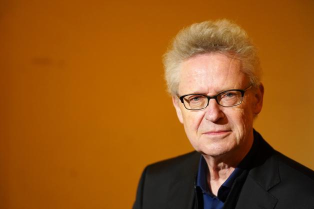 Michael Batz lässt nächstes Gebäude in Hamburg blau erstrahlen | SHZ