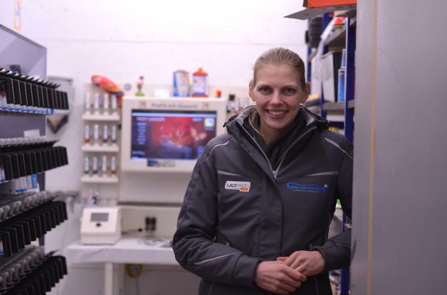 Lackiererin Johanna Sander aus Großsolt macht Karriere