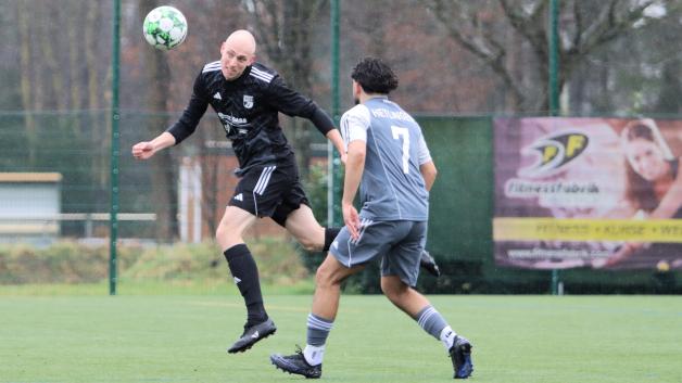 Fußball-Bezirksliga: Heidgrabener SV unterliegt Hetlinger MTV | SHZ