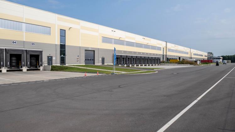 Neue Logistikhallen im Niedersachsenpark an der A1 in Rieste