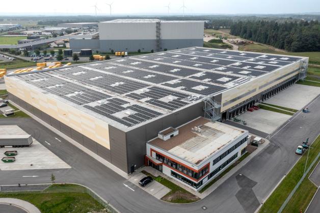 Neue Logistikhallen im Niedersachsenpark an der A1 in Rieste