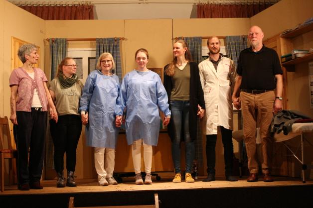 Viel Applaus für „De Omaklapp“ in Beidenfleth