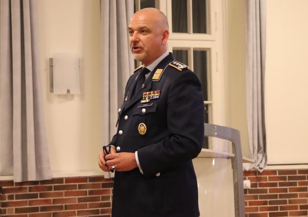 Oberst Schneider in Appen zu Ukraine-Krieg: „Wir sind verwundbar“