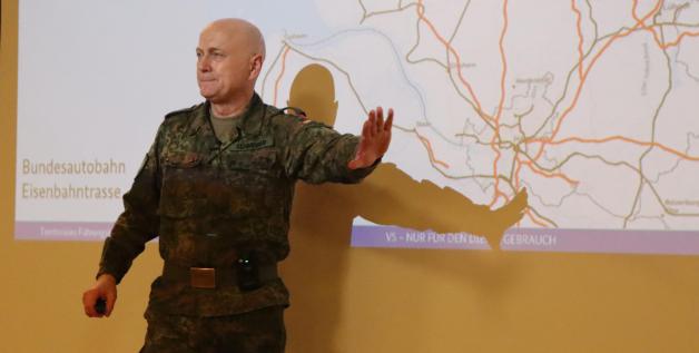 Oberst Schneider in Appen zu Ukraine-Krieg: „Wir sind verwundbar“