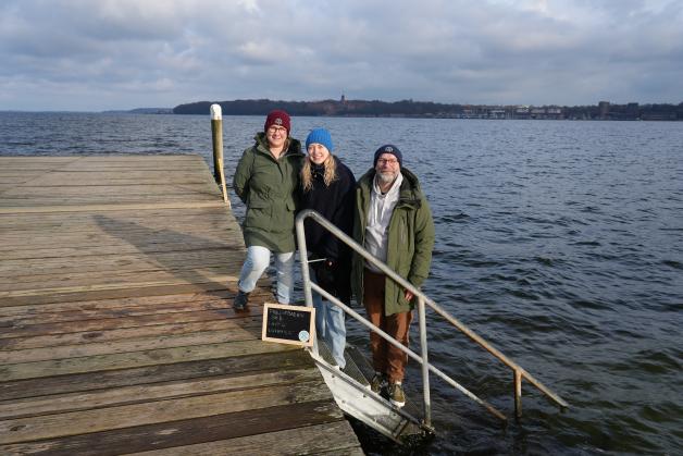 Mit den Eisbademeisters: Reporterin testet Eisbaden in der Ostsee