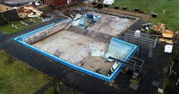 Bildergalerie: Stadt Husum reißt das Freibad in Schobüll ab.