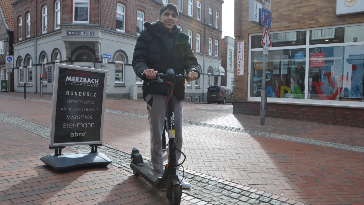 Polizei Itzehoe: Neue Kennzeichen für E-Scooter, Mopeds und Mofas