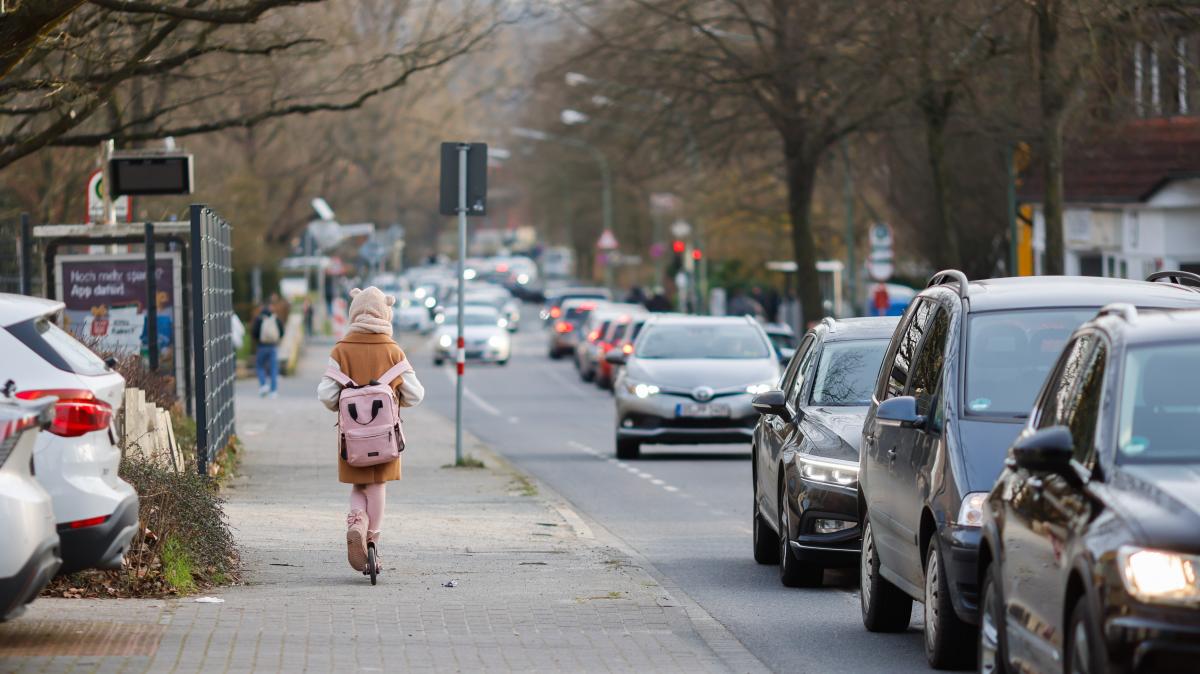 Zu Fuß, mit dem Rad oder im Stau: Der Busfahrerstreik in Osnabrück