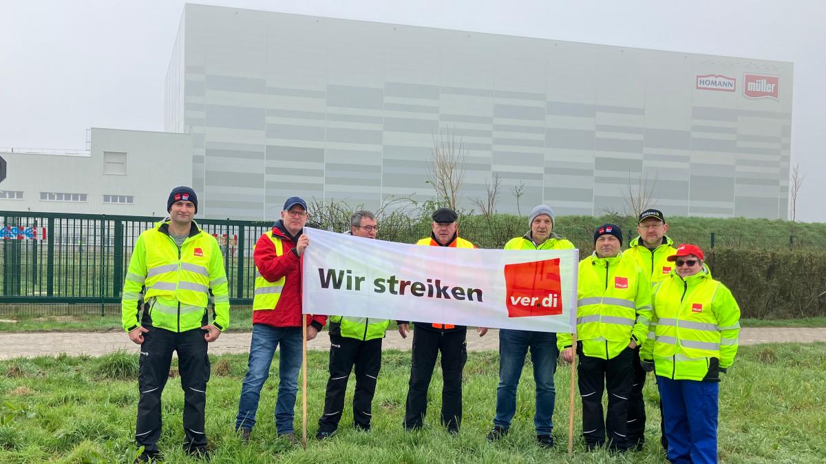 Bad Essen: Warnstreik der Logistiker vor Firma Homann in Lintorf