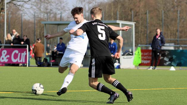 Fußball-Bezirksliga: TuS Holstein gewinnt beim SV Eidelstedt
