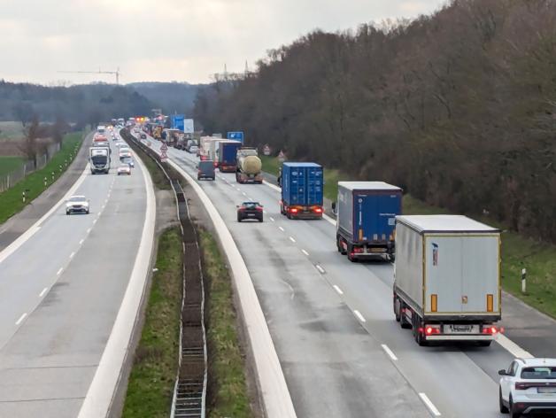 Nach zwei Stunden Vollsperrung: A7 Richtung Hamburg wieder frei