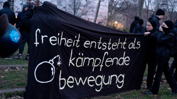 RAF-Demo in Berlin: Solidarität mit Klette, Straub und Garweg | DKO