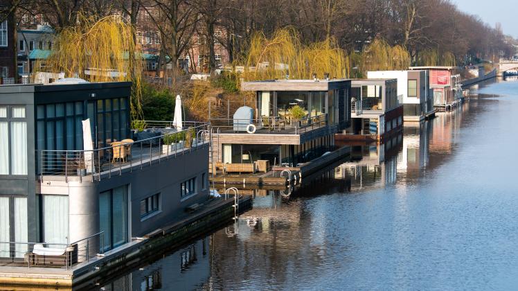Villen auf dem Wasser - Hausboote in Hamburg