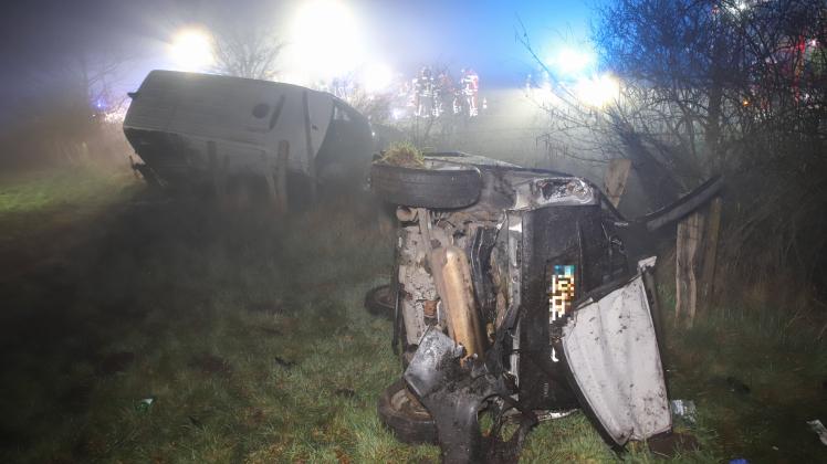 A23-Unfall bei Tornesch: Transporter kracht im Nebel in Smart