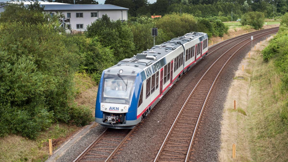 Personalmangel: AKN reduziert Zug-Fahrten am Wochenende | SHZ