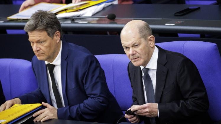 Olaf Scholz und Robert Habeck ringen um den Frieden und die Macht