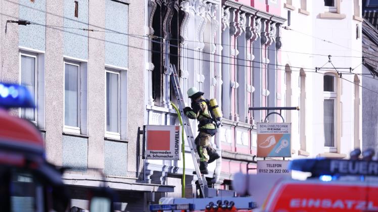 Brand in Solingen: Feuer in Mehrfamilienhaus war Brandstiftung