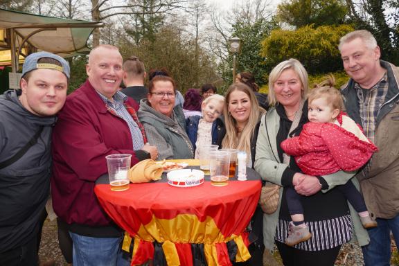 Die schönsten Fotos vom Osterfeuer bei Menkens in Hoykenkamp