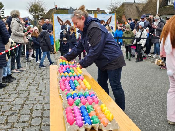 Eierlaufen in Kampen in Bildern: So feiert Sylt Ostern 2024