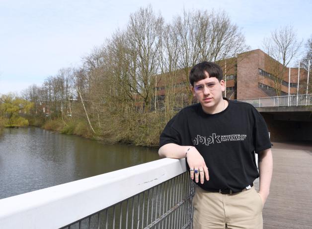 Rooftop: Rendsburger Rapper Yong Casso landet Hit auf Spotify