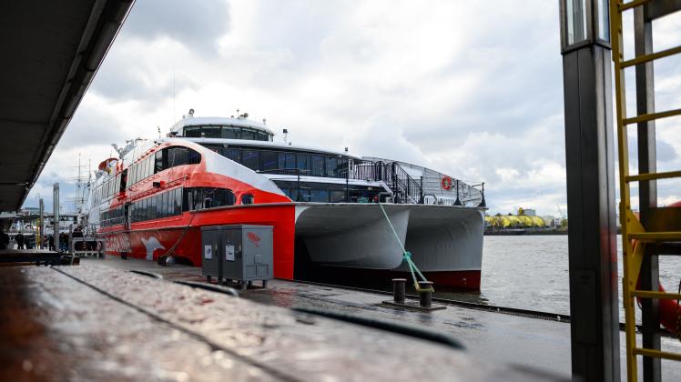 Halunder Jet“ startet erstmals von Brunsbüttel nach Helgoland