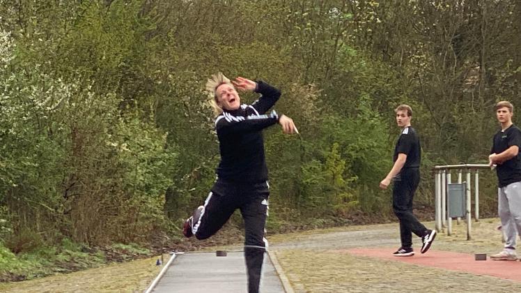 Zwillinge aus Dissen werden Deutsche Meisterinnen im Steinstoßen