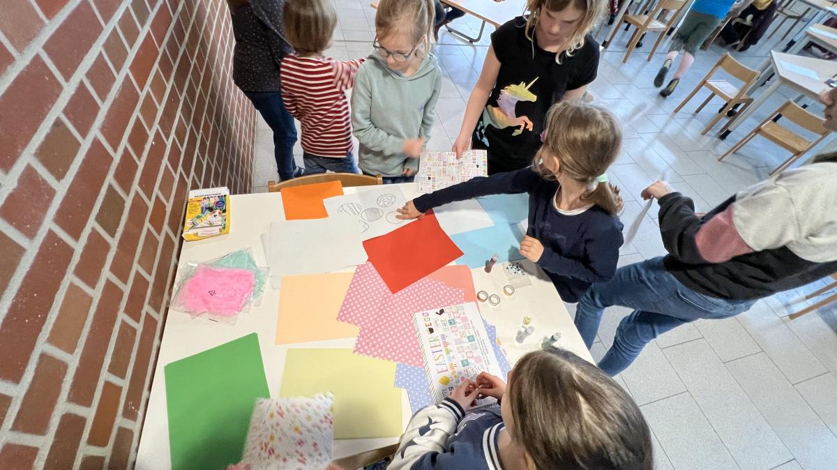 Post mit Herz: 30 Kinder schreiben auf Amrum Postkarten