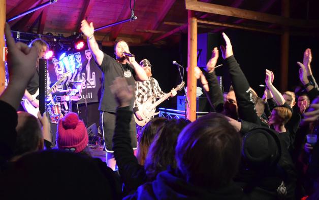 Metal-Battle: Itzehoer Band Brazing Bull will in Wacken auf Bühne