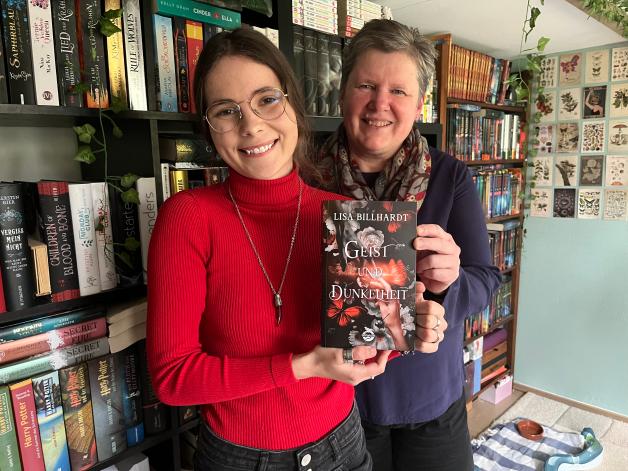 Lisa Billhardt aus Neuendorf-Sachsenbande schreibt Fantasy-Roman