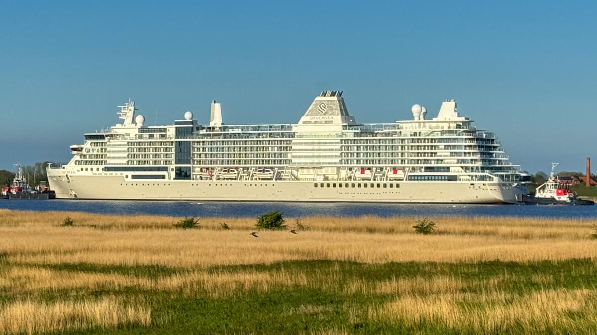 Kreuzfahrtschiff „Silver Ray“ wird zur Nordsee überführt