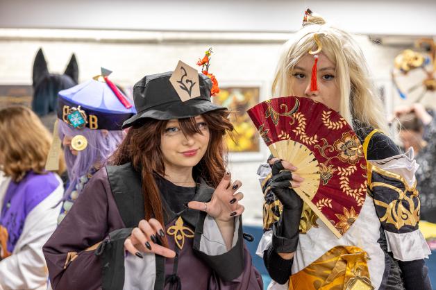 Cosplayer zeigen ihre schrillen Kostüme beim Treffen in Osnabrück