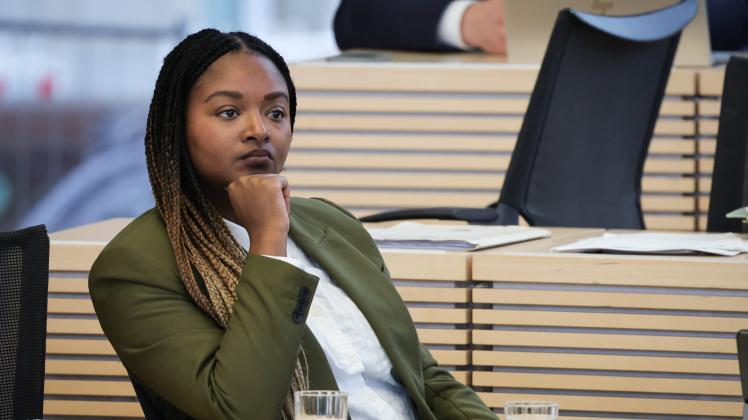 Aminata Touré für verpflichtenden sozialen Gesellschaftsdienst