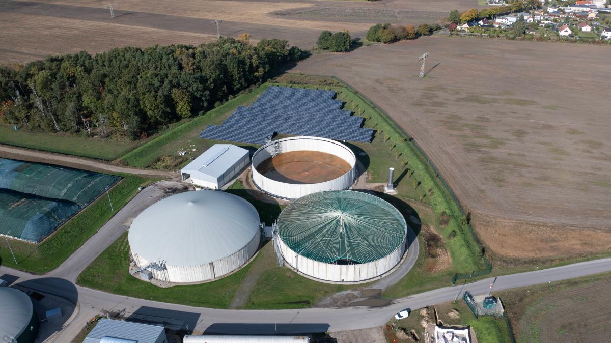 Potenzial der Landwirtschaft: Wie funktioniert eine Biogasanlage?