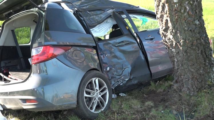 Kinder und Mutter bei Unfall in Lengerich schwer verletzt