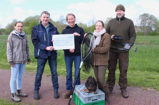 Järger-Spende für Rekitzretter und Kinderfest in Brokdorf