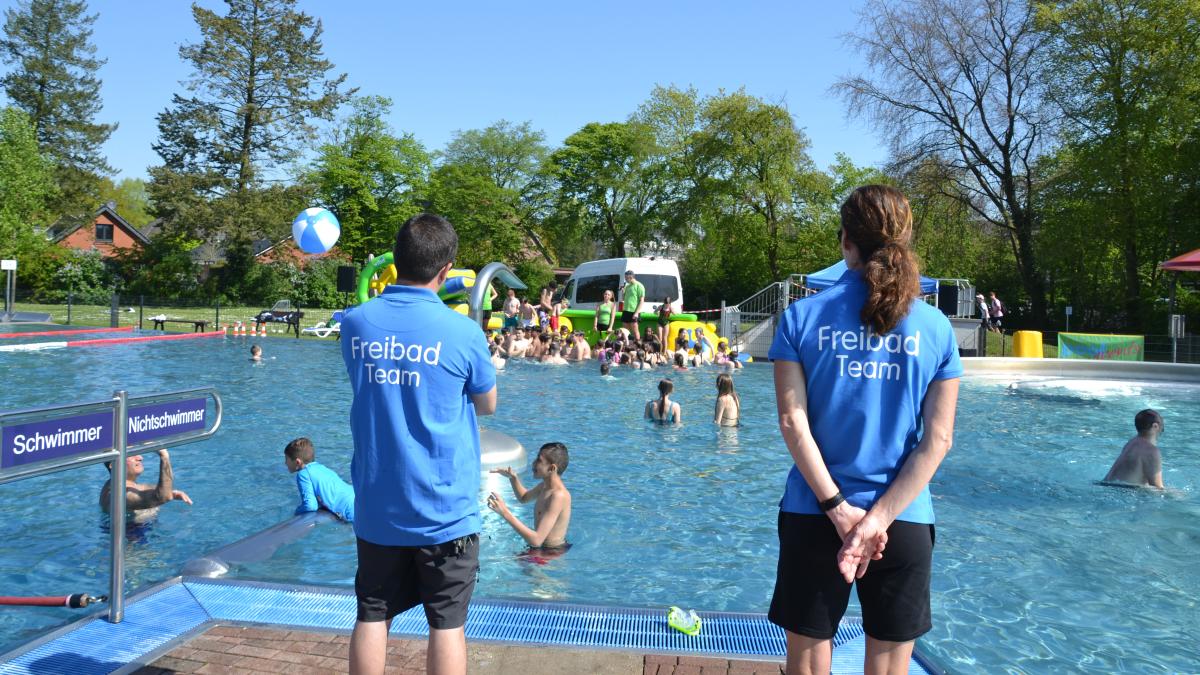 Saison 2025: So viel zahlen Badegäste im Freibad Quickborn drauf