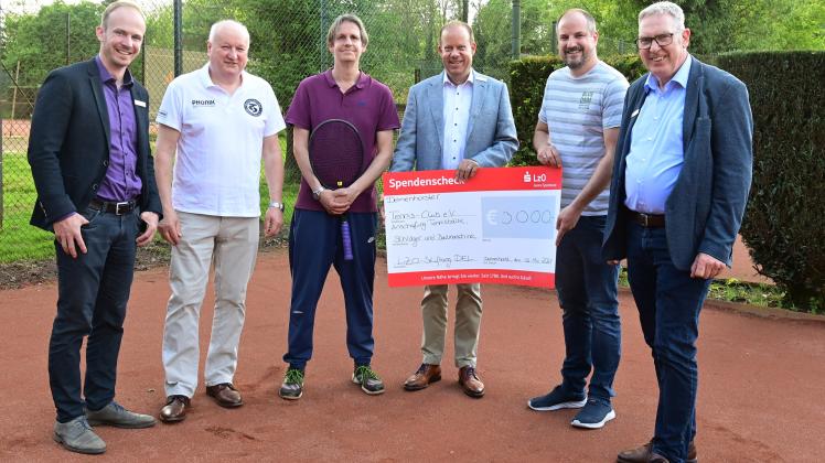 LzO-Stiftung unterstützt Jugendarbeit des Delmenhorster TC