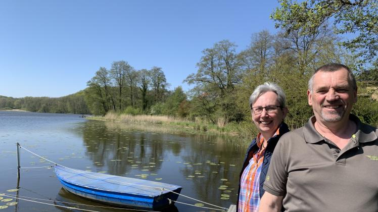 Niehuuser See gesperrt: Öleintrag aus Pattburg ist der Grund