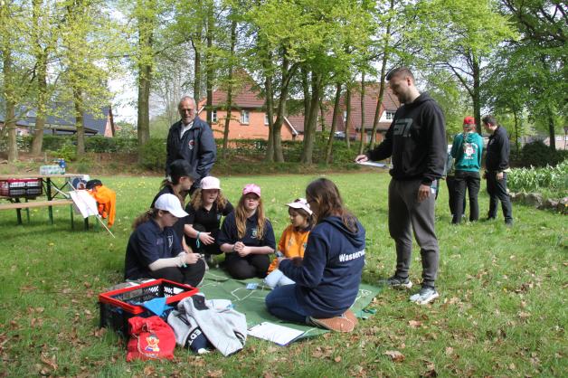 Viele Anforderungen beim Kreisjugendwettbewerb des DRK NF in Leck | SHZ