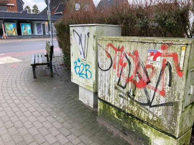 Elmshorn in Blau-Weiß-Schwarz: Überall HSV-Graffiti