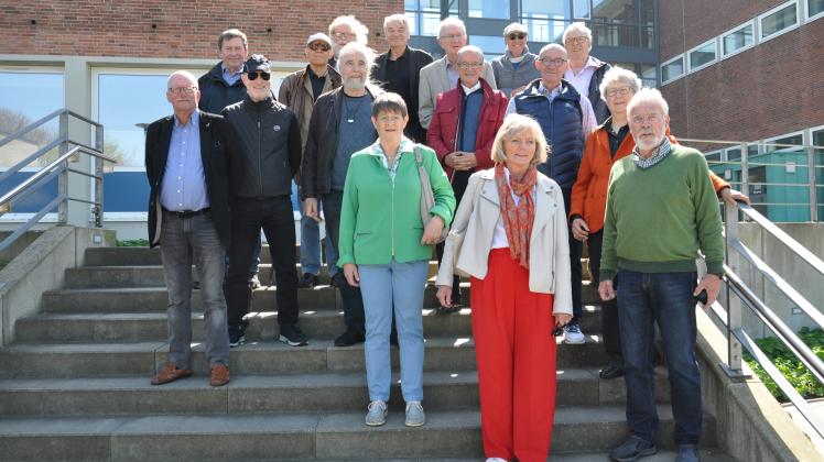 Treffen nach 50 Jahren: Absolventen erinnern an alte „Bauschule“