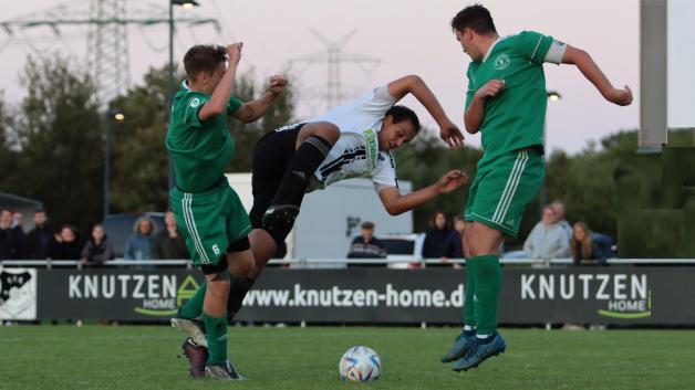 Fußball-Kreisliga: RW Kiebitzreihe siegt klar in Kellinghusen