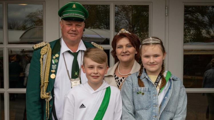 Vater und Tochter regieren Schützenverein Döthen-Stottenhausen