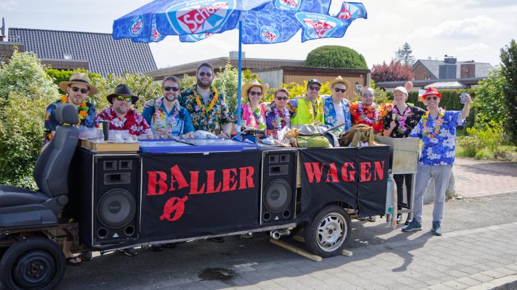 Einfelder See: Party mit Bollerwagen, Bier und Bratwurst